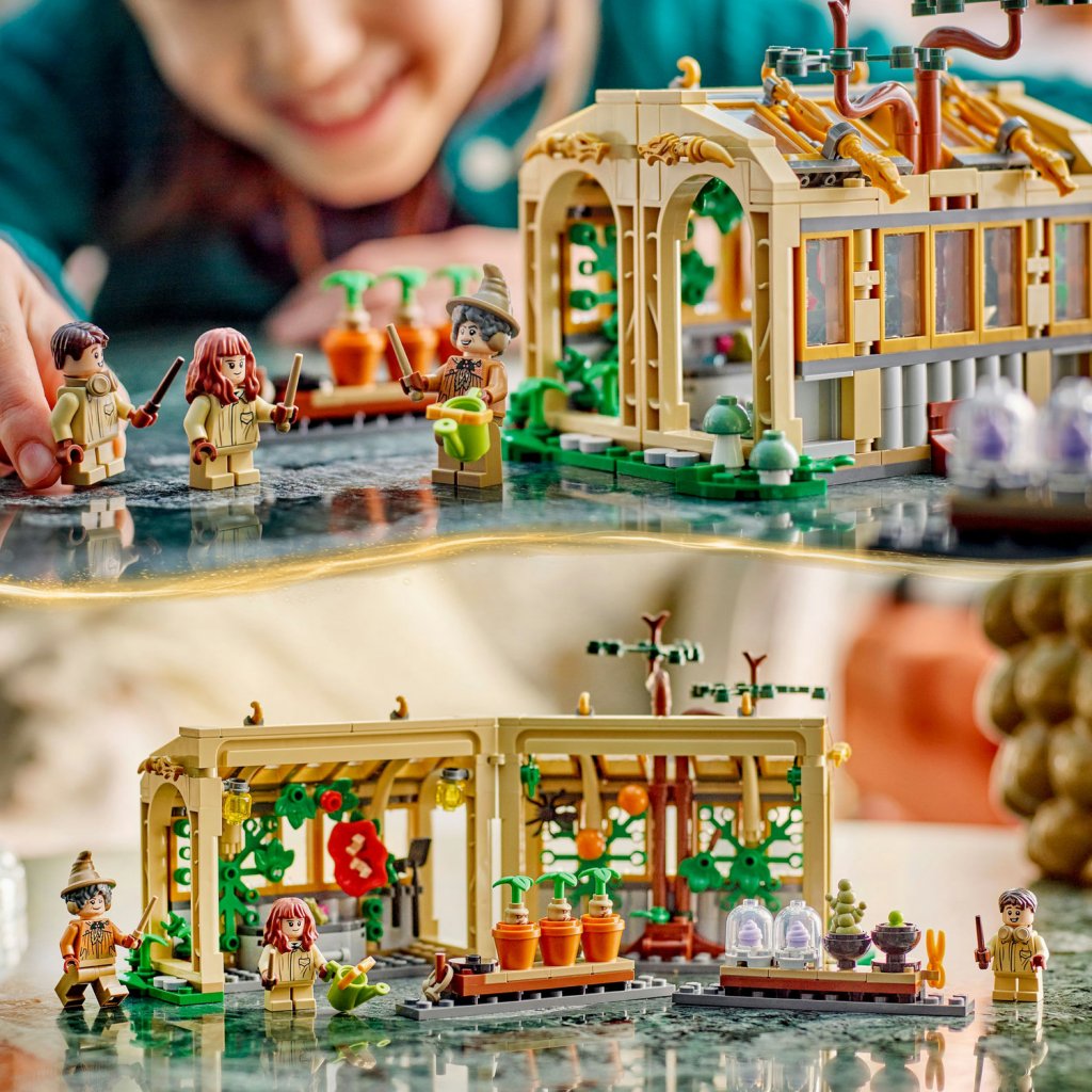 LEGO Harry Potter Hogwarts slott: lektion i örtlära 76445 - LEGO Harry ...